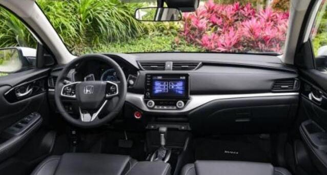 这才是家轿新标杆！比轩逸还大，油耗4.9L，7.98W带安全超感系统