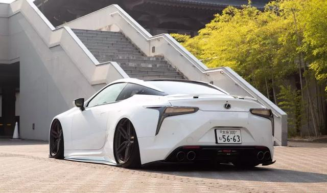 从容不迫的气质——雷克萨斯LC500-新浪汽车