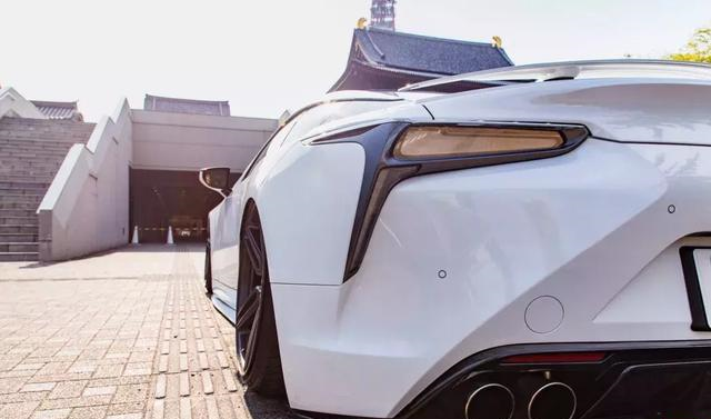 从容不迫的气质——雷克萨斯LC500-新浪汽车