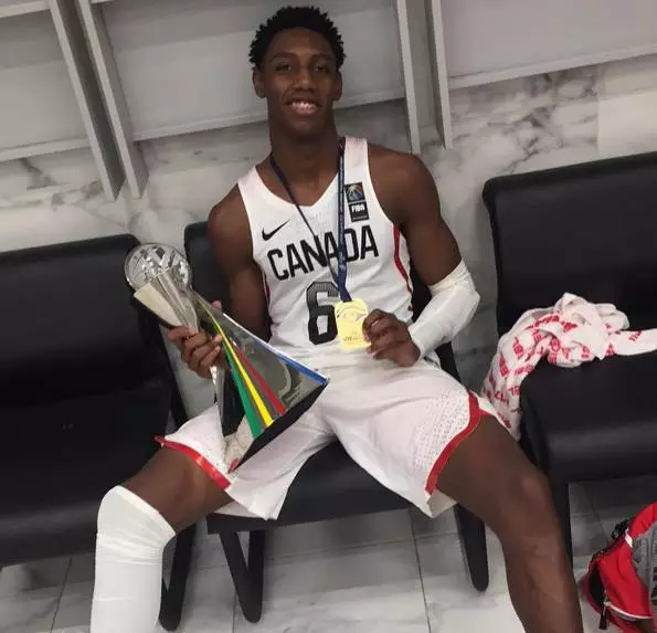 18岁打爆美国队，19岁进入NBA就被称作巨星，他真的太强了！|美国队|巨星_新浪新闻