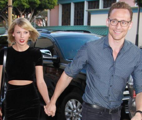 找男朋友，我只服泰勒·斯威夫特！盘点男神收割机泰勒的历届男友|泰勒|男神|约翰·梅尔_新浪新闻