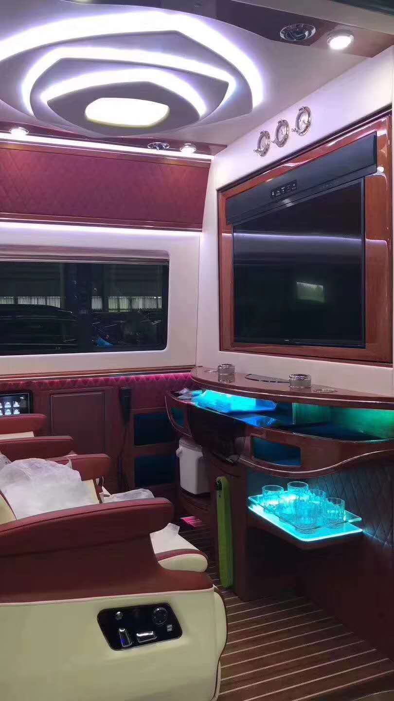 徐老师说房车-进口奔驰商旅款C10C实车照片赏析功能介绍-新浪汽车