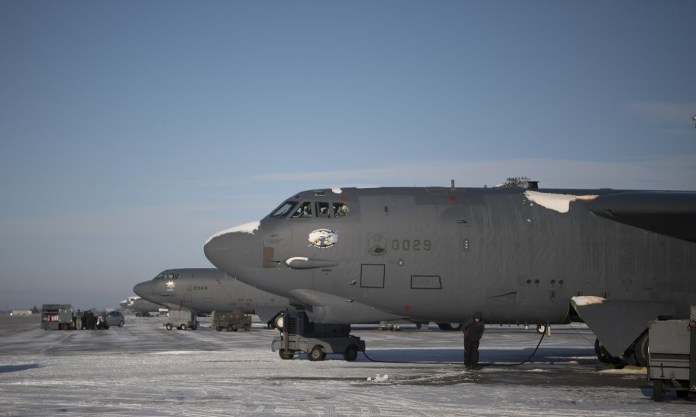 来自同温堡垒层的问候！B-52H轰炸机如今还能造成多大威胁？