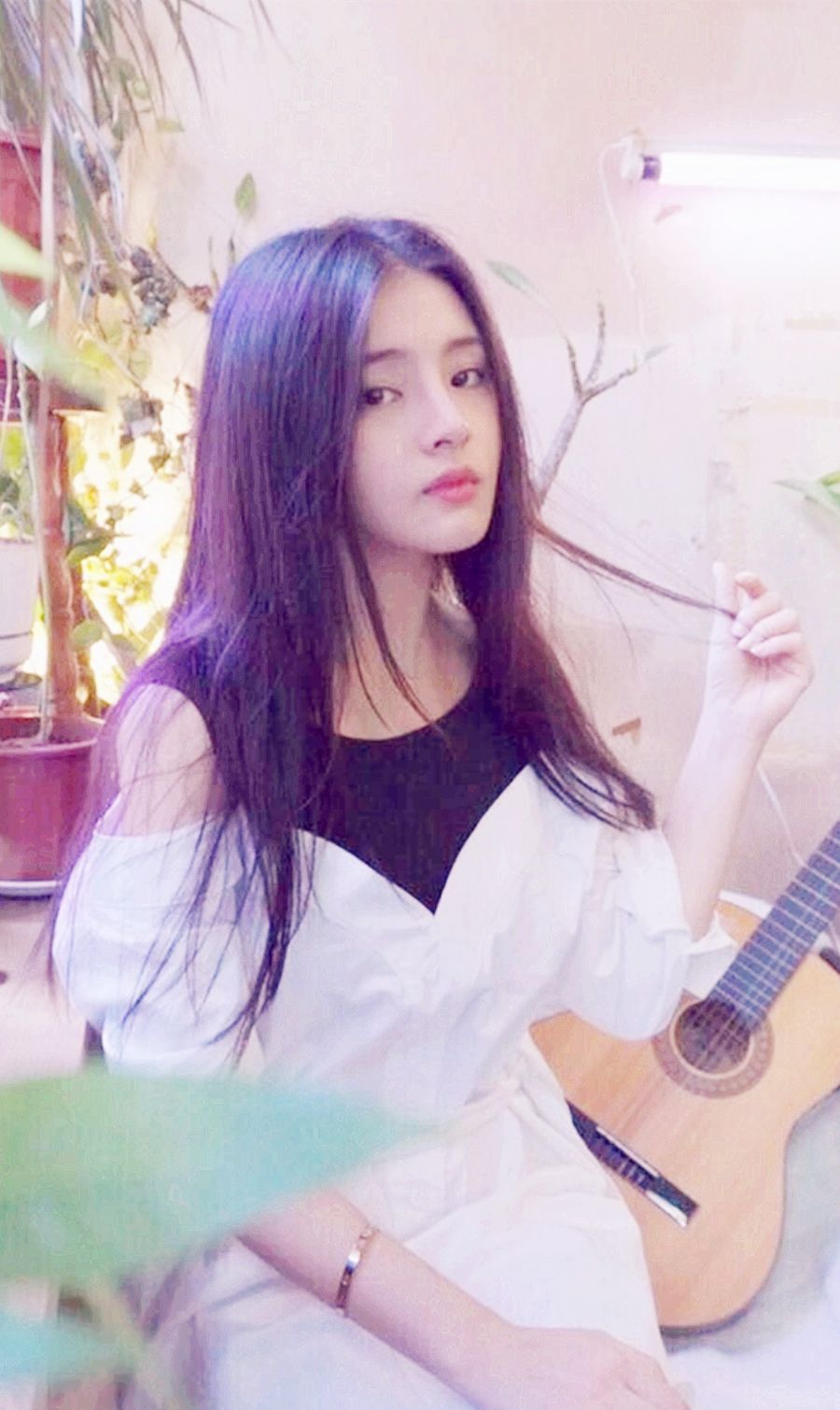 新版小昭许雅婷生就一双漂亮的美人目，睁眼时很美，眯眼时更美！|许雅婷|小昭|美人_新浪新闻