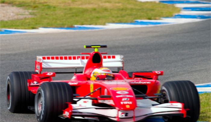 法拉利：速度的体现，F1赛车的车架坚固无比，美轮美奂-新浪汽车