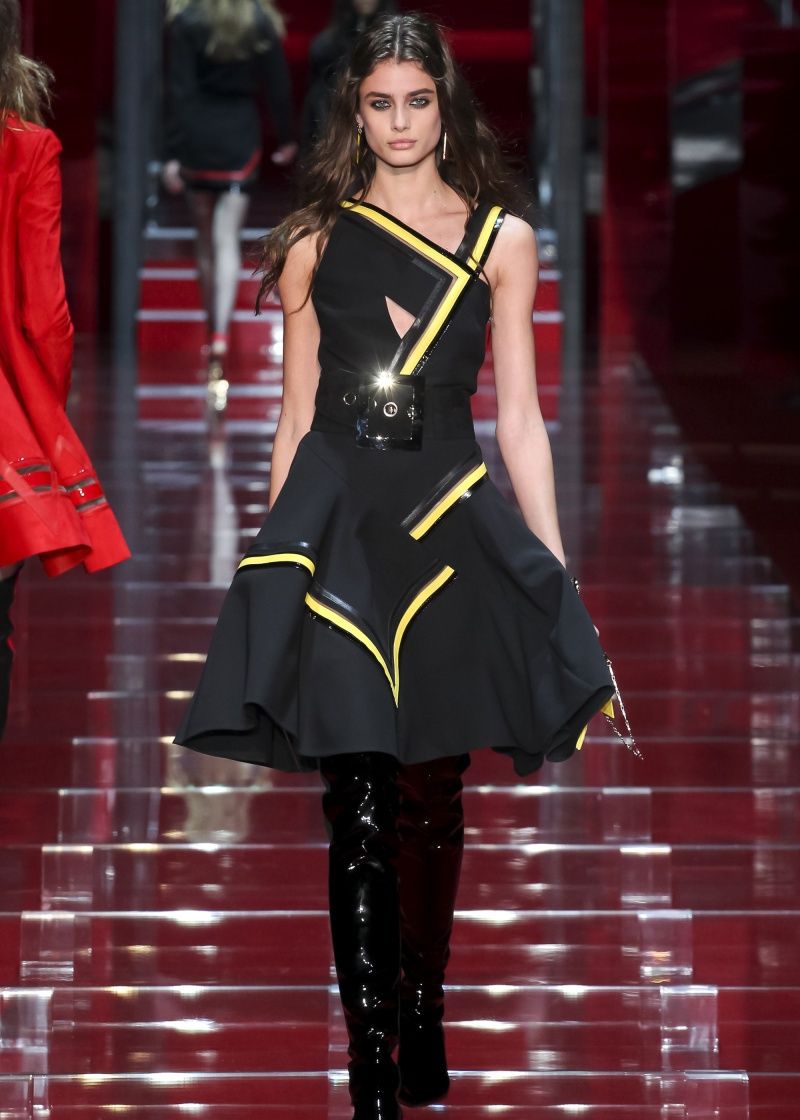 明星范是Versace（范思哲）与生俱来的DNA