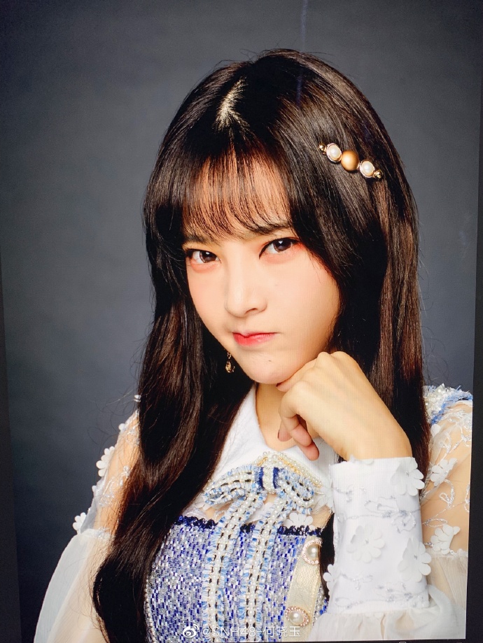 偶像女团SNH48何晓玉自拍写真美照欣赏|何晓玉|女团|写真_新浪新闻