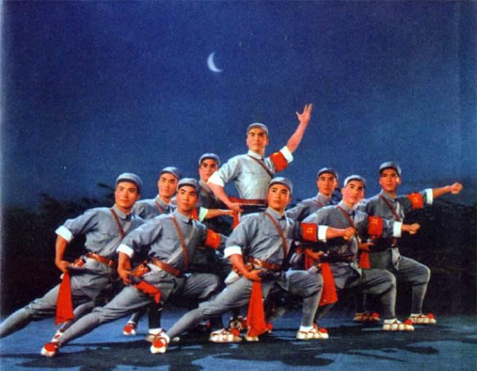 从艺术的角度来说，样板戏有什么价值？一次伟大的文艺创作！|革命样板戏|样板戏|京剧_新浪新闻