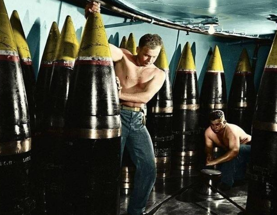 在155毫米炮弹都能吓死M1的情况下，战舰406毫米就是大炮打蚊子|炮弹|坦克|战列舰_新浪新闻