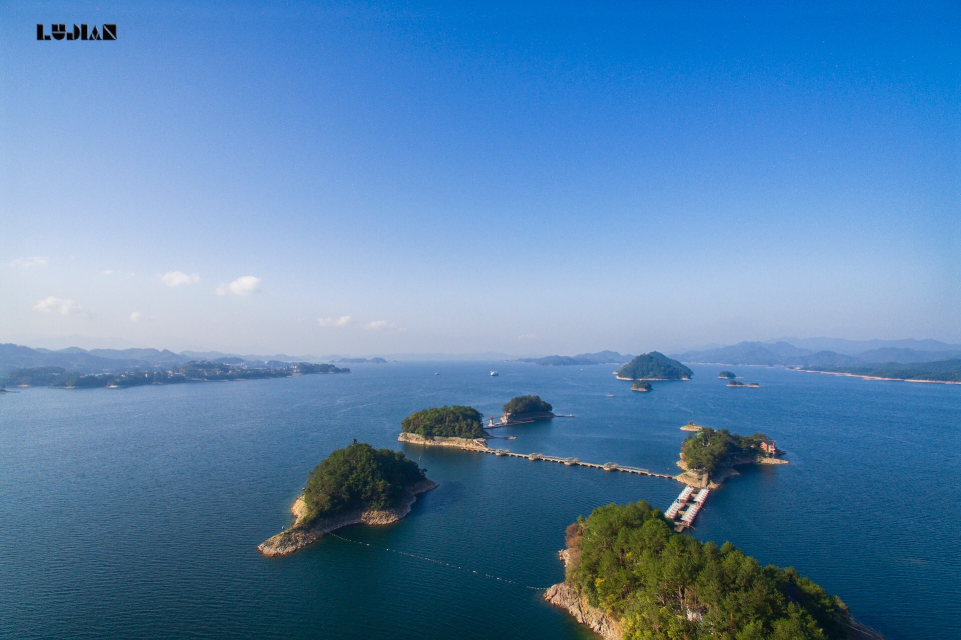新安江水库，可以说是国内最美的人工湖了吧|千岛湖|小岛|新安江水库_新浪新闻