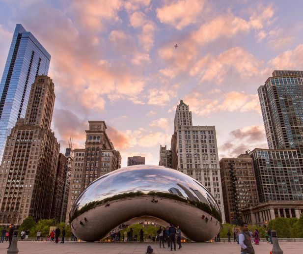 芝加哥标志性雕塑之一，宛若银色水滴的趣味建筑！