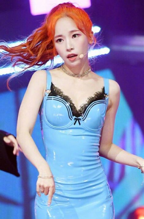 能完美驾驭胶衣的女星就服Sori，轻松玩转各种颜色，网友：绝食