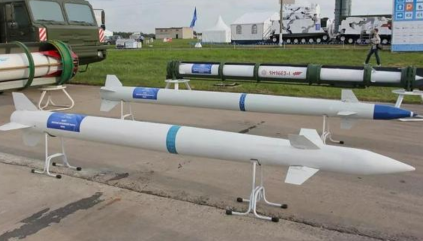 红旗-16防空导弹弹体尺寸并不大，能否实现一坑四弹？__财经头条