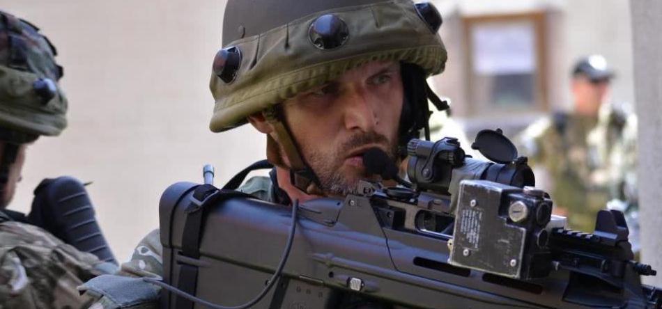 世界名枪：比利时FN F2000突击步枪