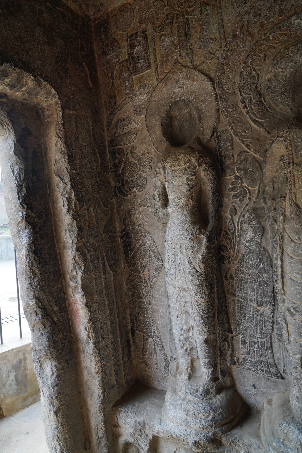 小南海石窟：集雕塑、佛经和经变石刻于一身