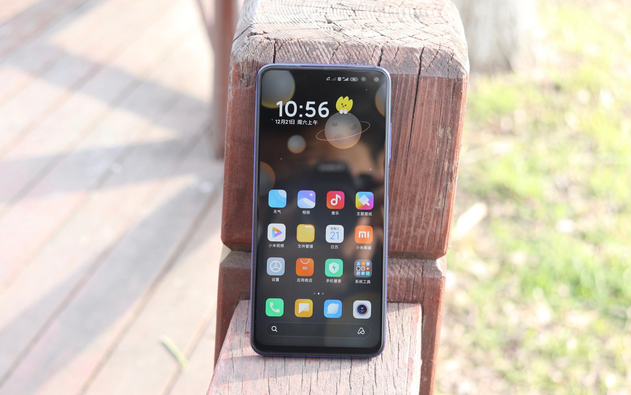 Redmi K30手机入手三天，单就这颜值、设计等表现没得谈！__财经头条