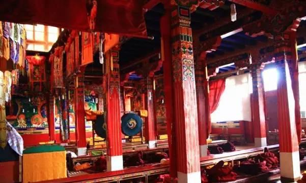 真正的“佛系人生”，藏在西藏不为人知的隐世秘境里！|青朴修行地|山门|青朴_新浪新闻