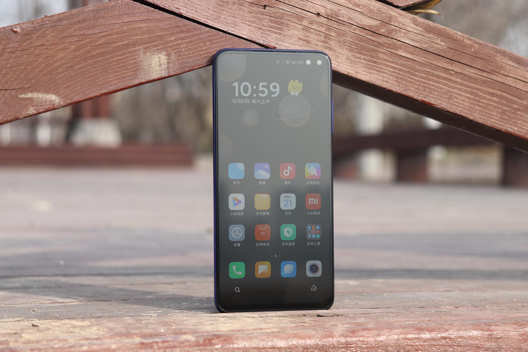 Redmi K30手机入手三天，单就这颜值、设计等表现没得谈！__财经头条