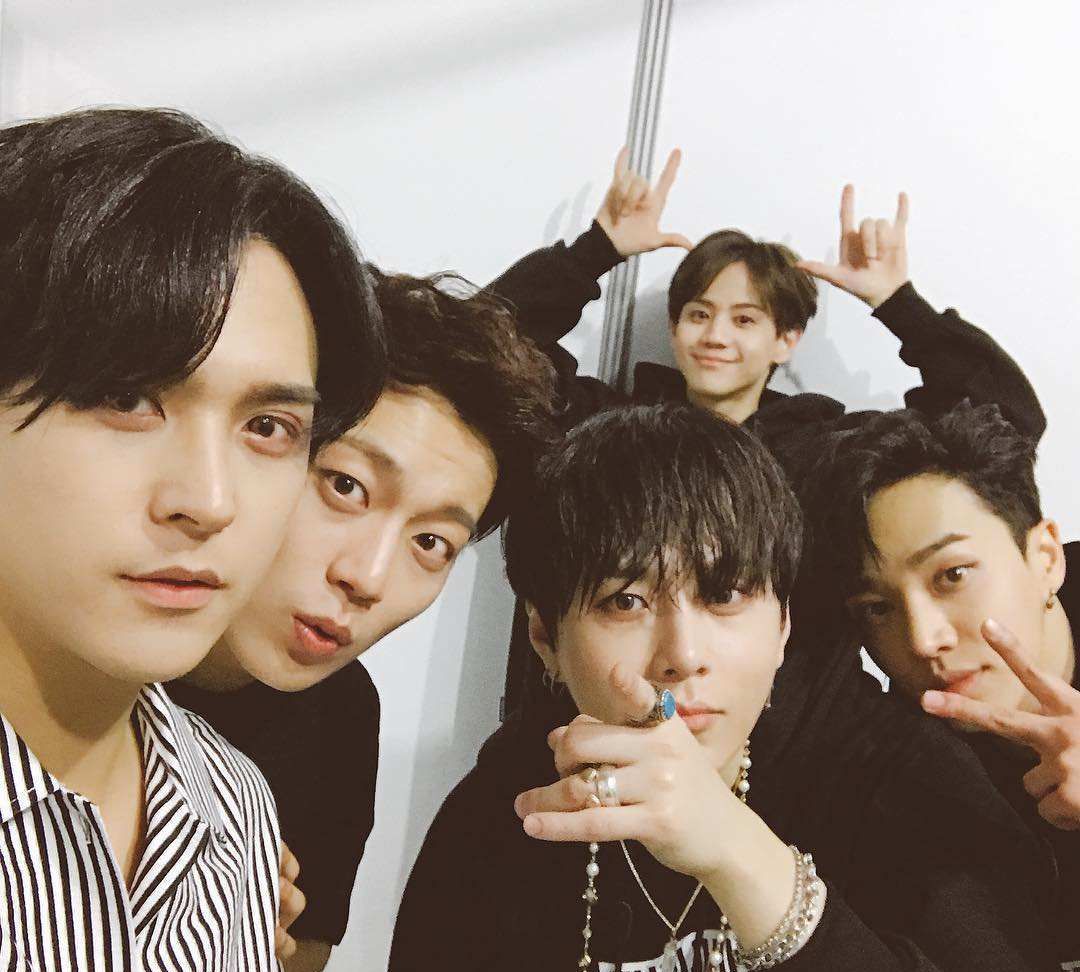 盘点路人缘超好的韩国男团，beast没被黑过，SHINee成粉丝团宠！