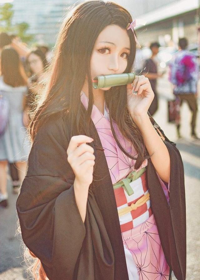 鬼灭之刃：这个灶门祢豆子cos美爆了，收藏！