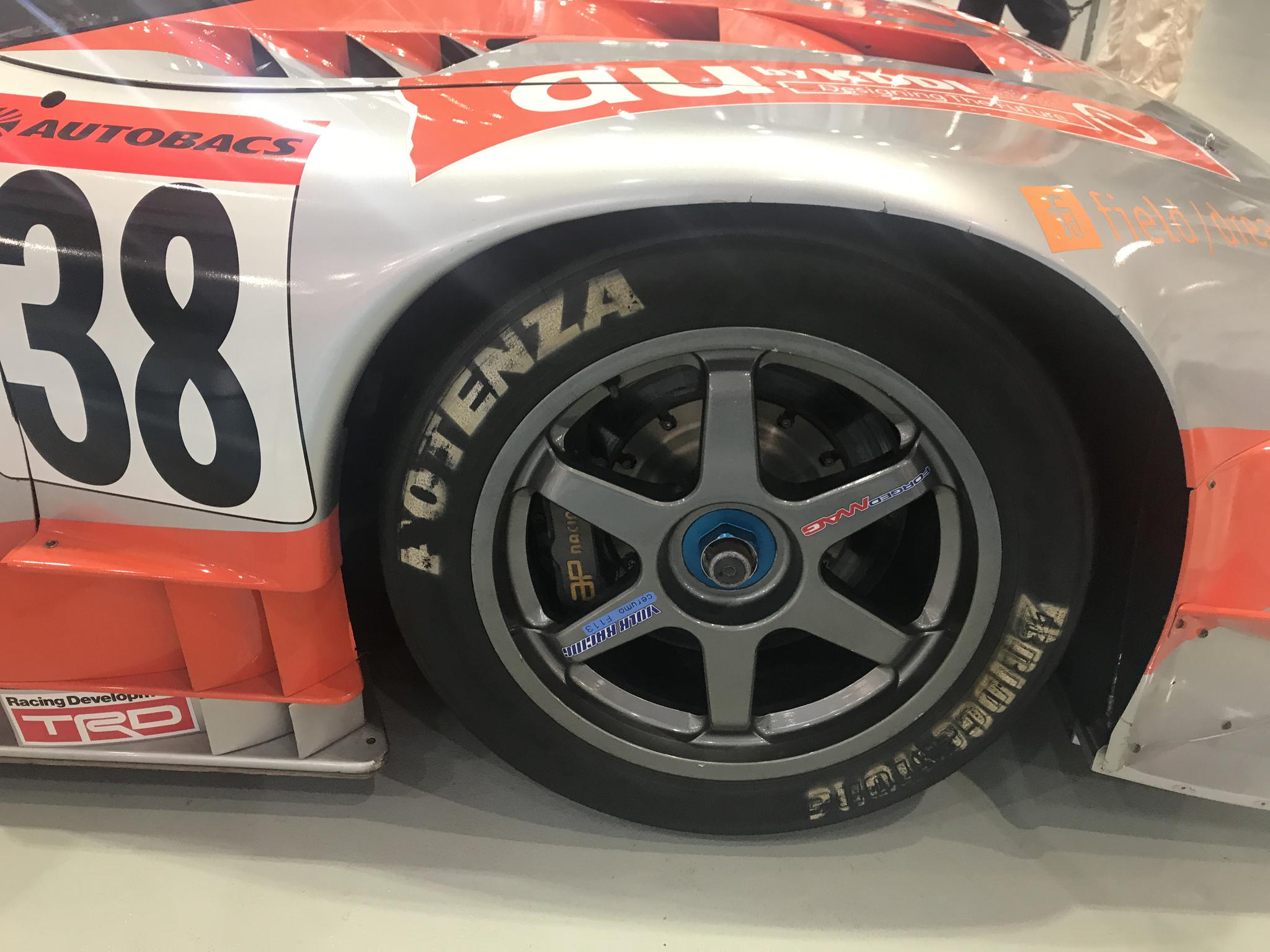 丰田历代SUPRA赛车：au 塞鲁摩 Supra 38号 实拍-新浪汽车