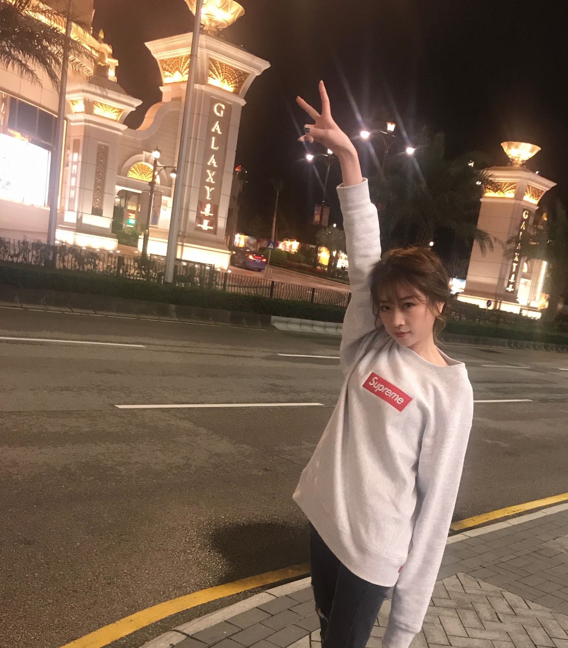 DOTA2最美女解说AMS，上班时和下班后的区别这么大？