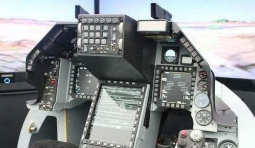 F-16最新的版本F-16V，性能究竟怎么样？与隐身战机相比如何？