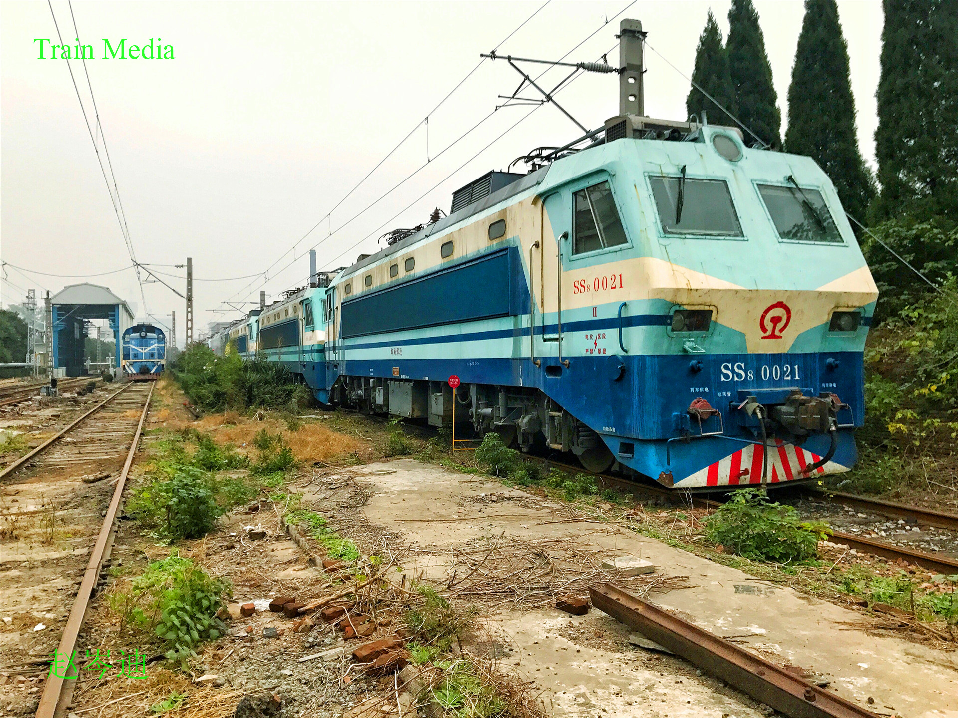 郑州铁路公司机务段韶山SS8电力机车拆解纪念|韶山|机务段|郑州铁路_新浪网