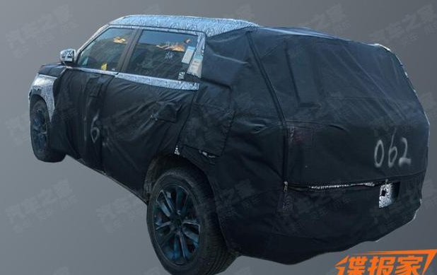 吉利SX12路试曝光，延用CONCEPT ICON概念车设计风格-新浪汽车