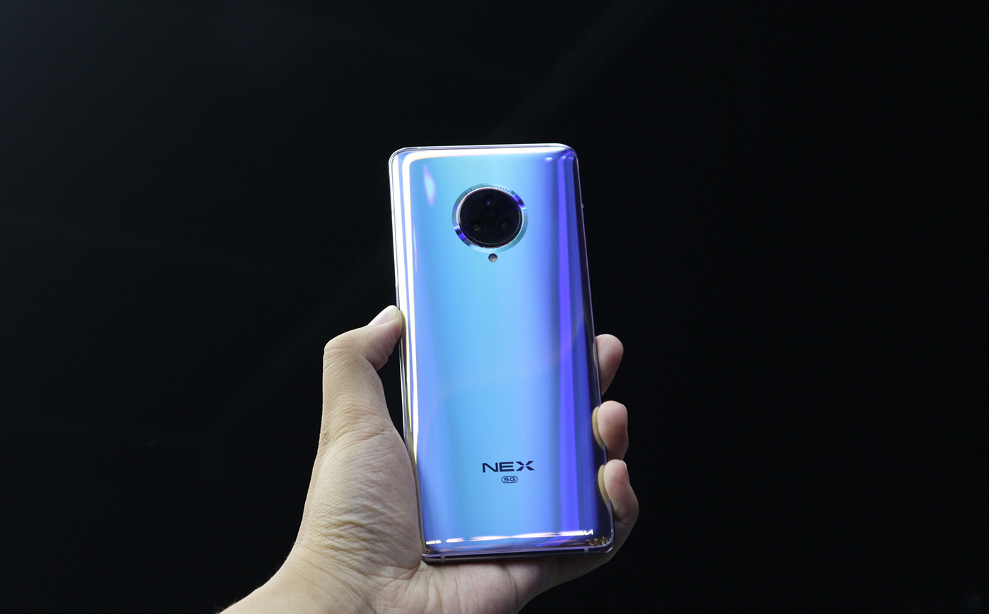 Vivo NEX3首发真机体验，2亿元定制的瀑布屏是一种什么样的体验__财经头条