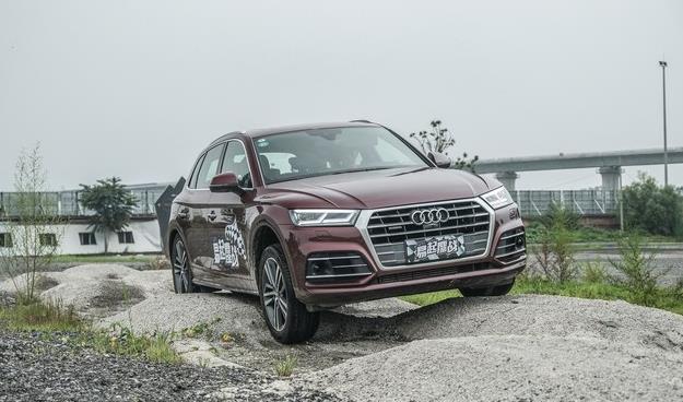 手握35万，奥迪Q5L和宝马X3哪个档次高，内行人对比后差距明显-新浪汽车