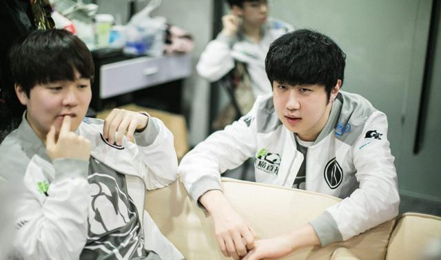 LOL：iG上单Duke断开连接，昔日冠军组合分崩离析|大校|战队|冠军_新浪新闻