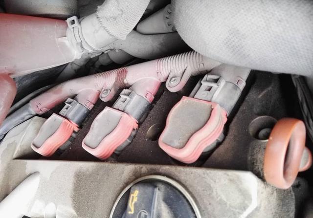 2.4V6奥迪A6L全方位漏油维修，还车主发动机机舱一片干净-新浪汽车