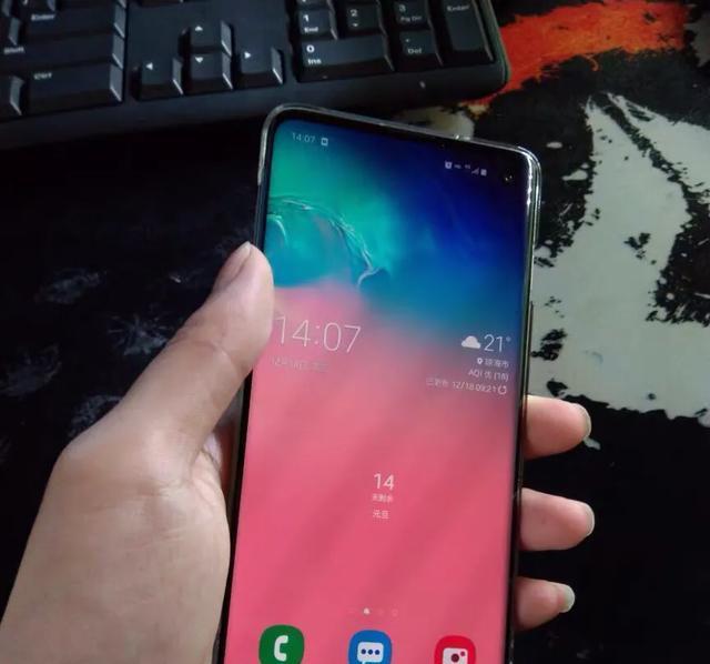 跳水2000，三星真旗舰开启清仓模式，骁龙855+512G__财经头条