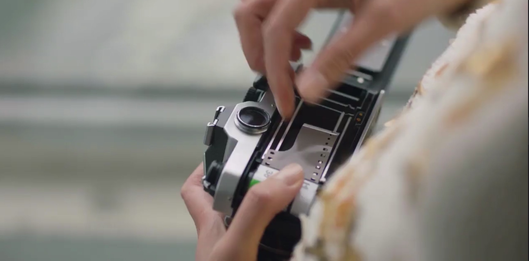 出一套尼康fm2胶片单反/机身、镜头均成色很新/镜头是号称凤凰瞳的|尼康|胶片|福伦达_新浪新闻