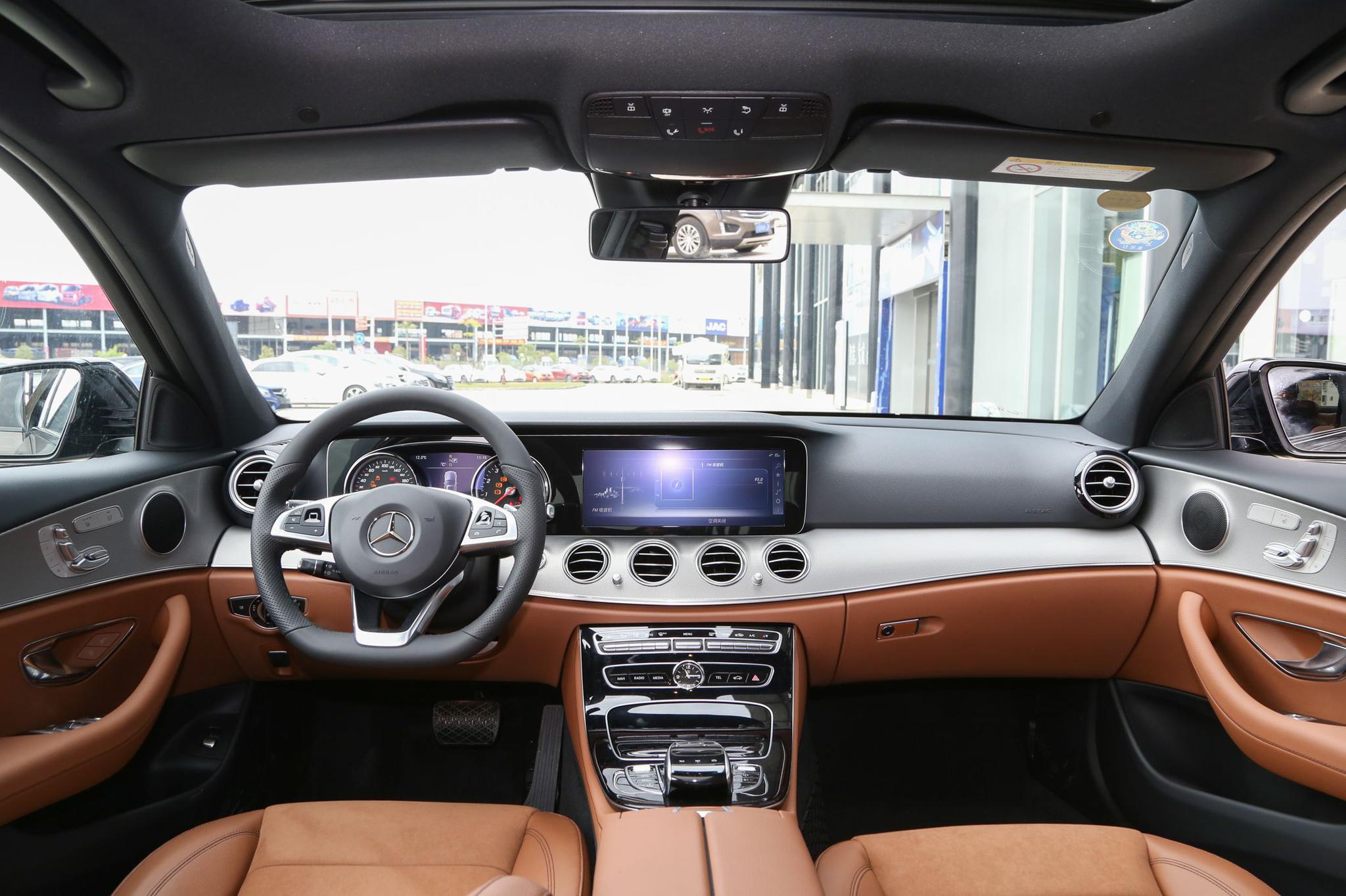 奔驰 E300 2017款 2.0T运动型 水晶棕色你心不心动？-新浪汽车