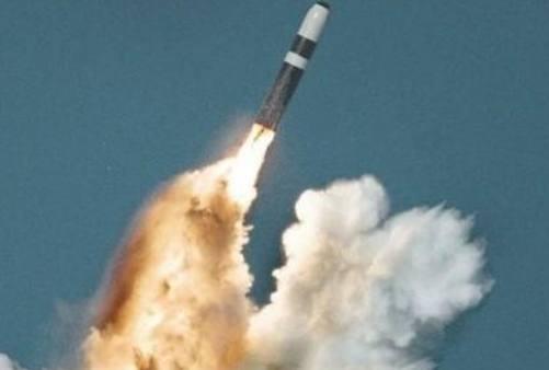 官曝中国094A战略核潜艇真面目