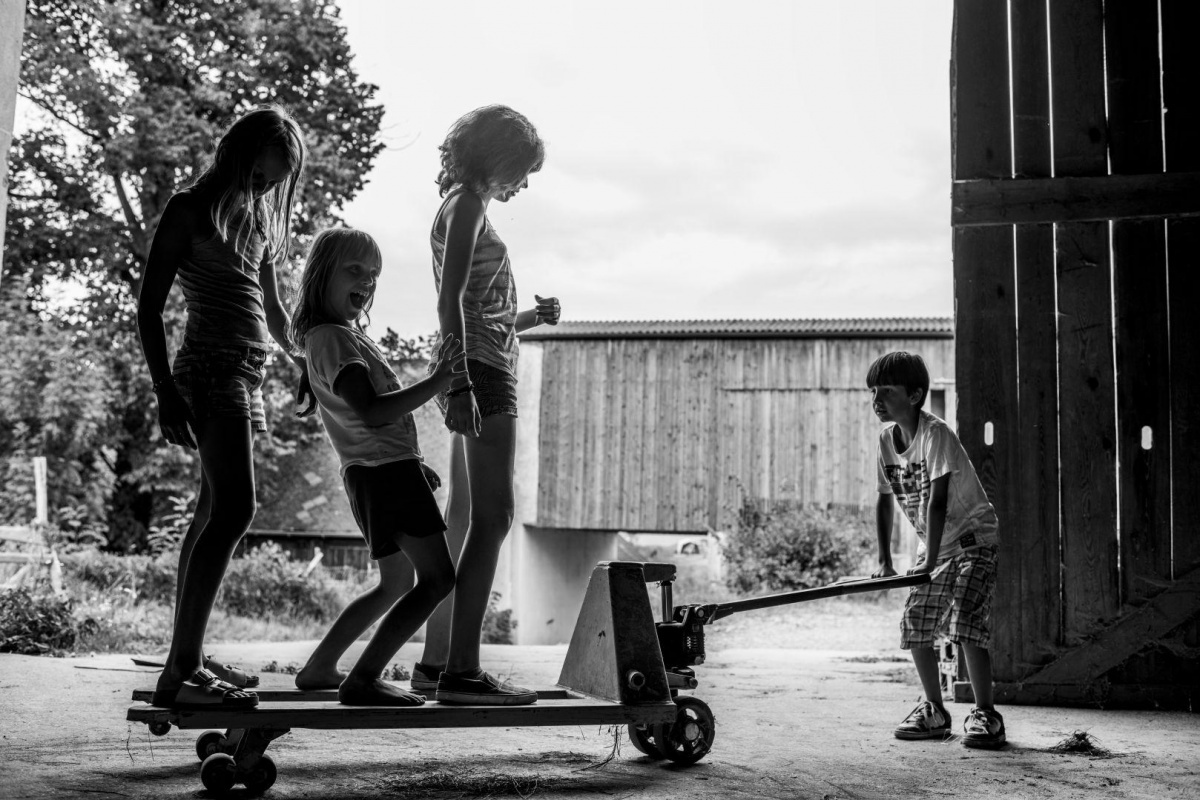 荷兰摄影师卡拉·科戈尔曼（Carla Kogelman）在戏剧界工作了二十多年|荷兰|戏剧界|阿莱娜_新浪新闻