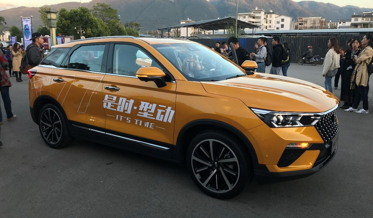 一汽奔腾因全新品牌战略重生，首款SUV奔腾T77预售10-14万-新浪汽车