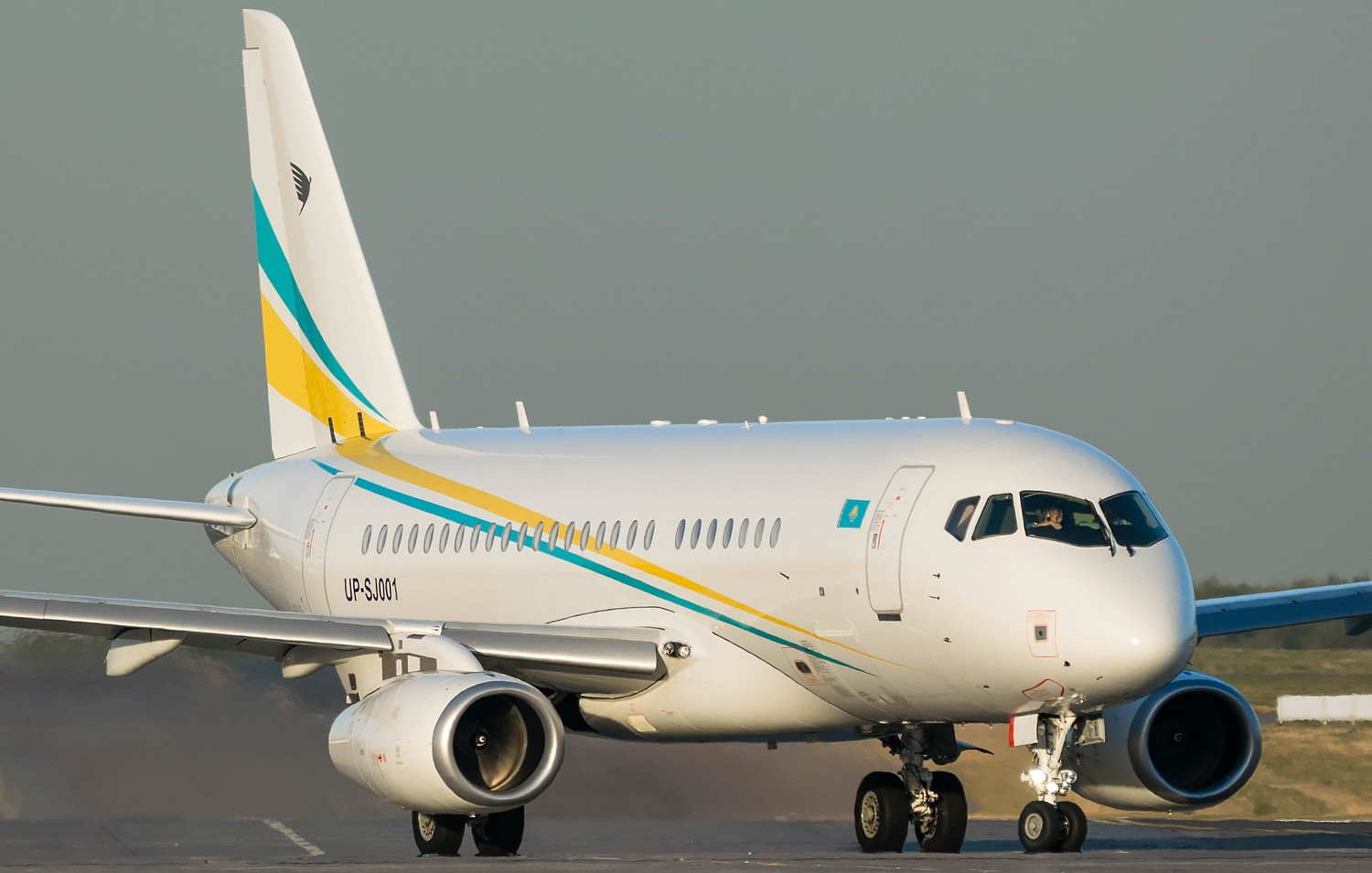 俄罗斯苏霍伊也可以研制民航飞机，这就是SSJ-100型中型民航客机|苏霍伊|民航飞机|民航客机_新浪新闻