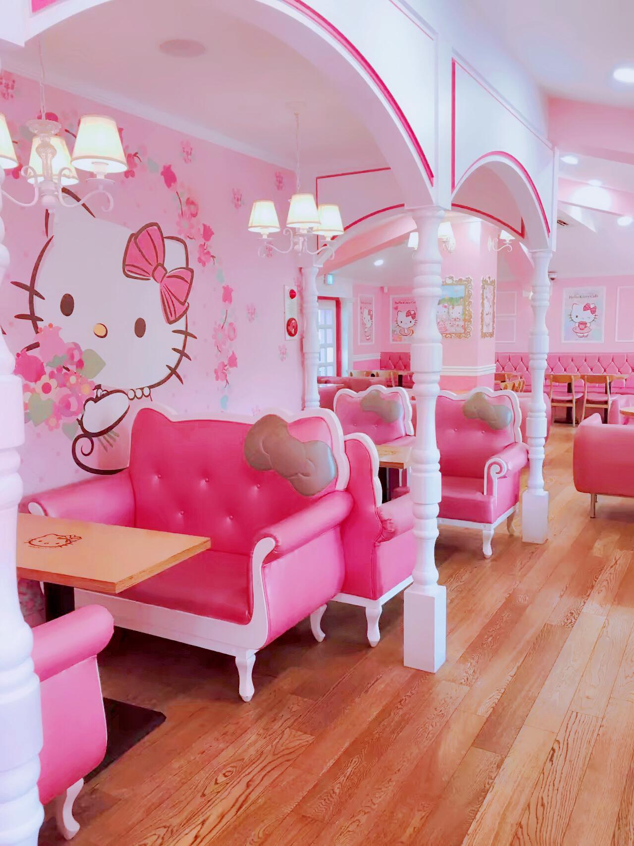 到了首尔的第一站就是这家弘大附近的Hello Kitty主题咖啡厅