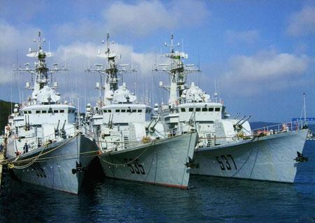 第一艘全封闭全空调有三防作战能力的053H2型535 黄石舰！