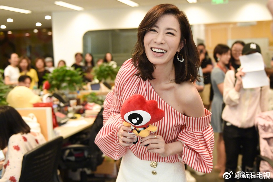 《延禧攻略》娴妃@佘詩曼Charmaine 昨日现身新浪|娴妃|延禧攻略|佘詩曼_新浪新闻