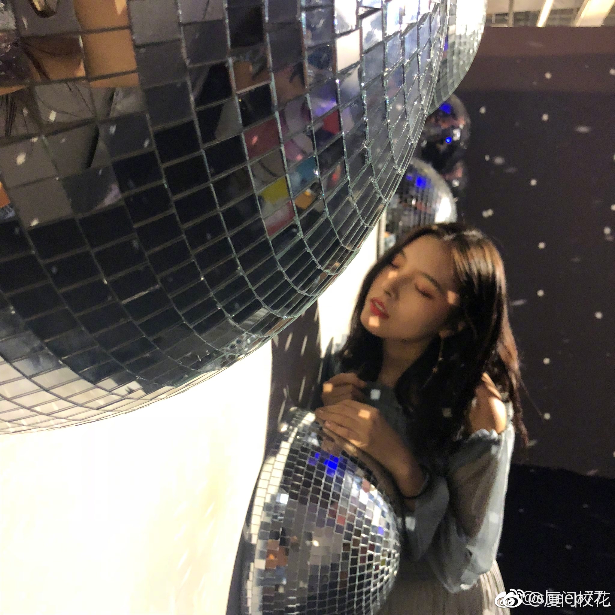 她叫杨琪，96年，毕业于山西师范大学，原厦门航空空乘，身高165cm