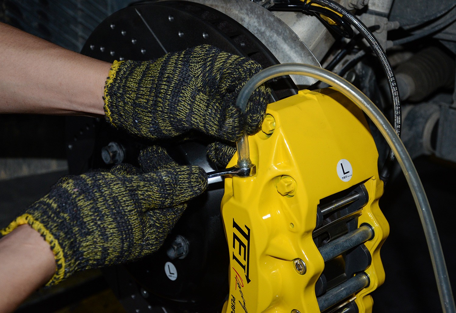 宝马X5改装德国TEI Racing前后刹车套装-新浪汽车