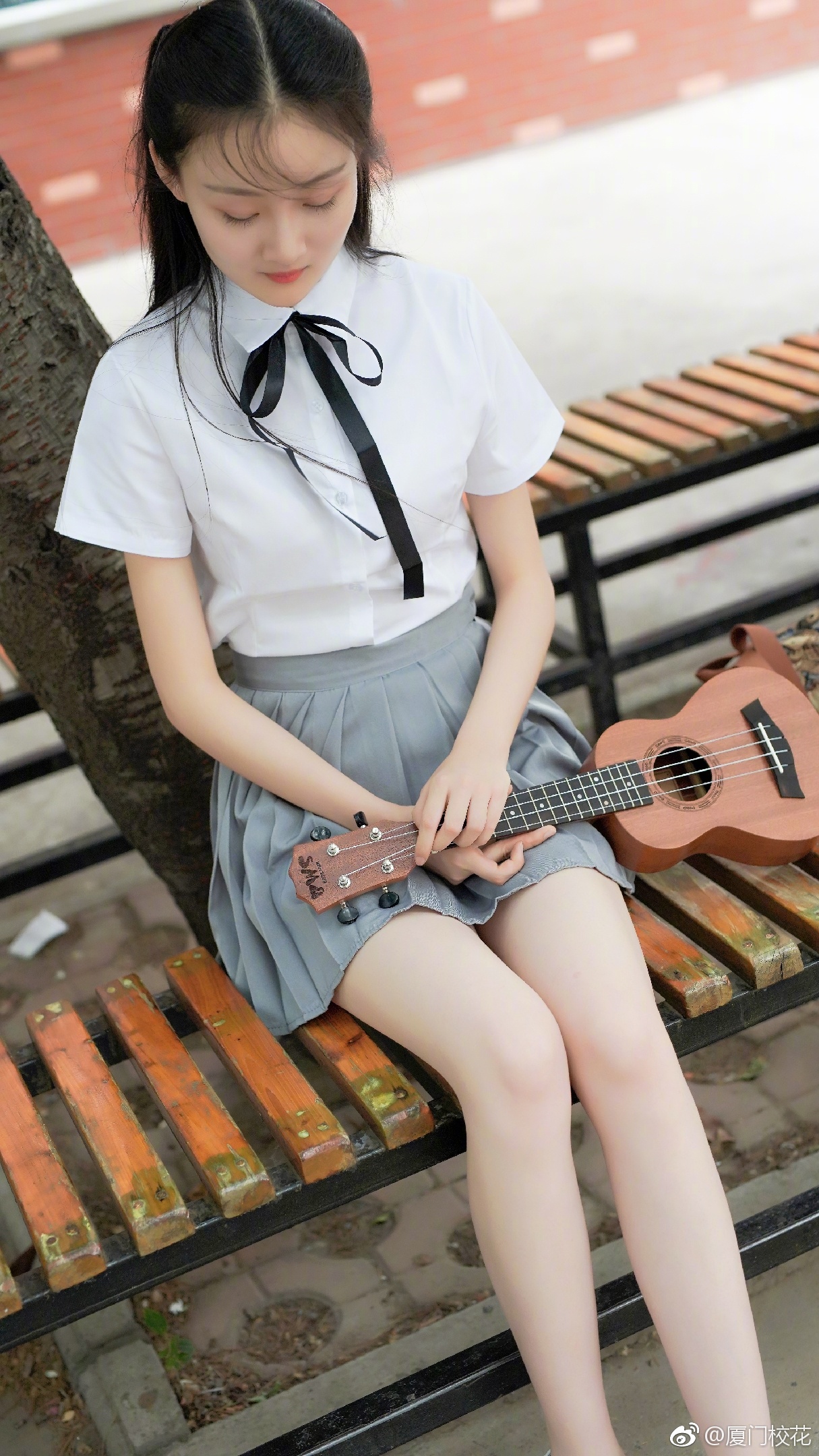 她叫李懿琪，00年，就读于东华大学，身高173cm，很有气质的MM|东华大学|就读|身高_新浪新闻