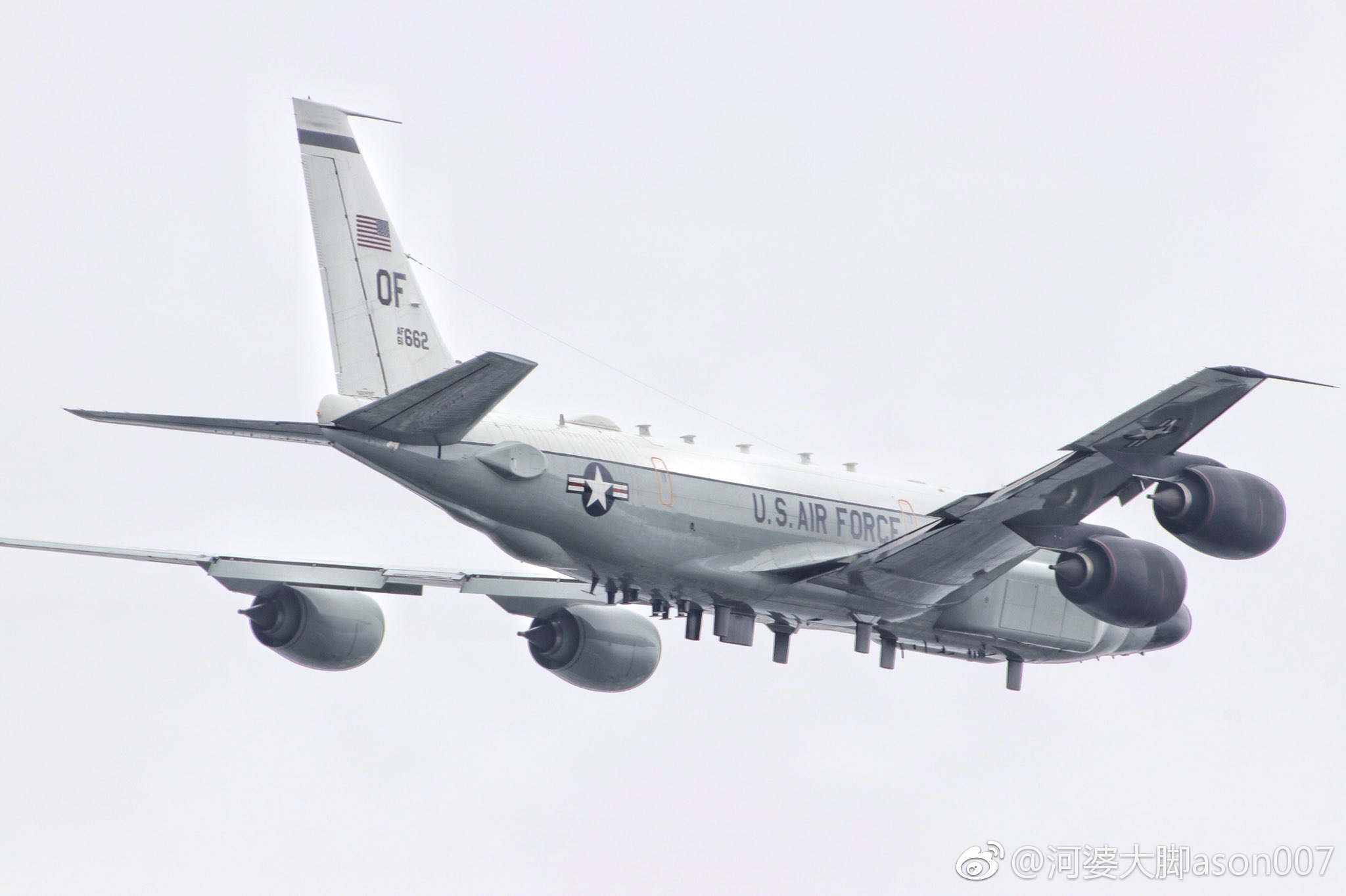 美国空军662号RC-135S“眼镜蛇球”弹道导弹侦察机16日在日本横田基地