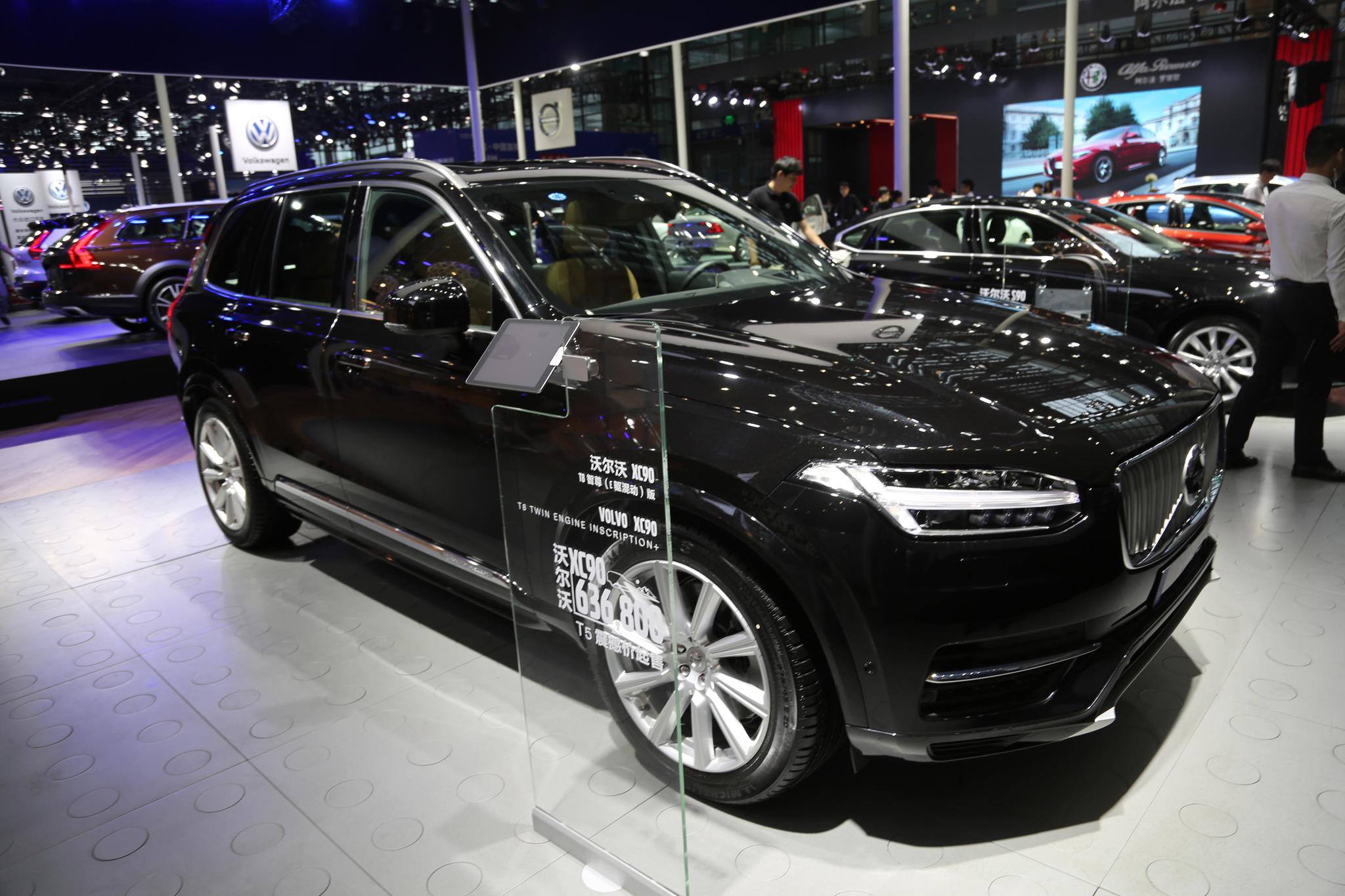 媲美宝马X5、奥迪Q7，2018款沃尔沃XC90 T8 E驱混动版 实拍！-新浪汽车