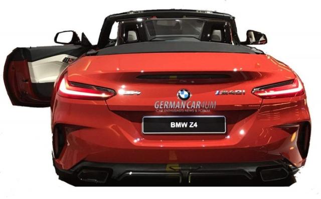 全新一代宝马Z4实车曝光，逆天颜值、超高性能，竟然还有手动挡-新浪汽车