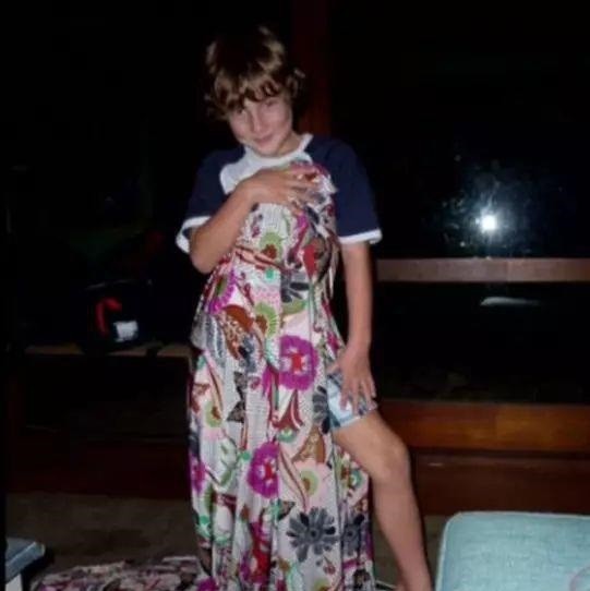 男孩因为医生误判去做变性手术，如今变成女孩的他却后悔了